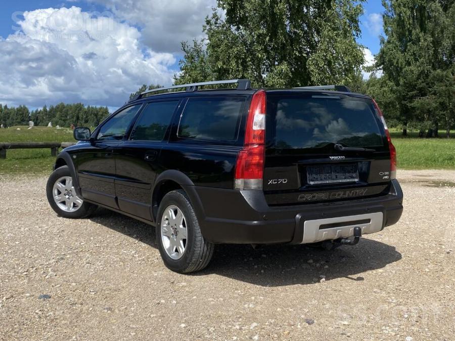 Black Volvo XC70 2006 in Riga, with an engine capacity of 2.40 L and mileage of 337 thousand km for 4250 €, photo 12 on AUTOMOTO.COM.LV
