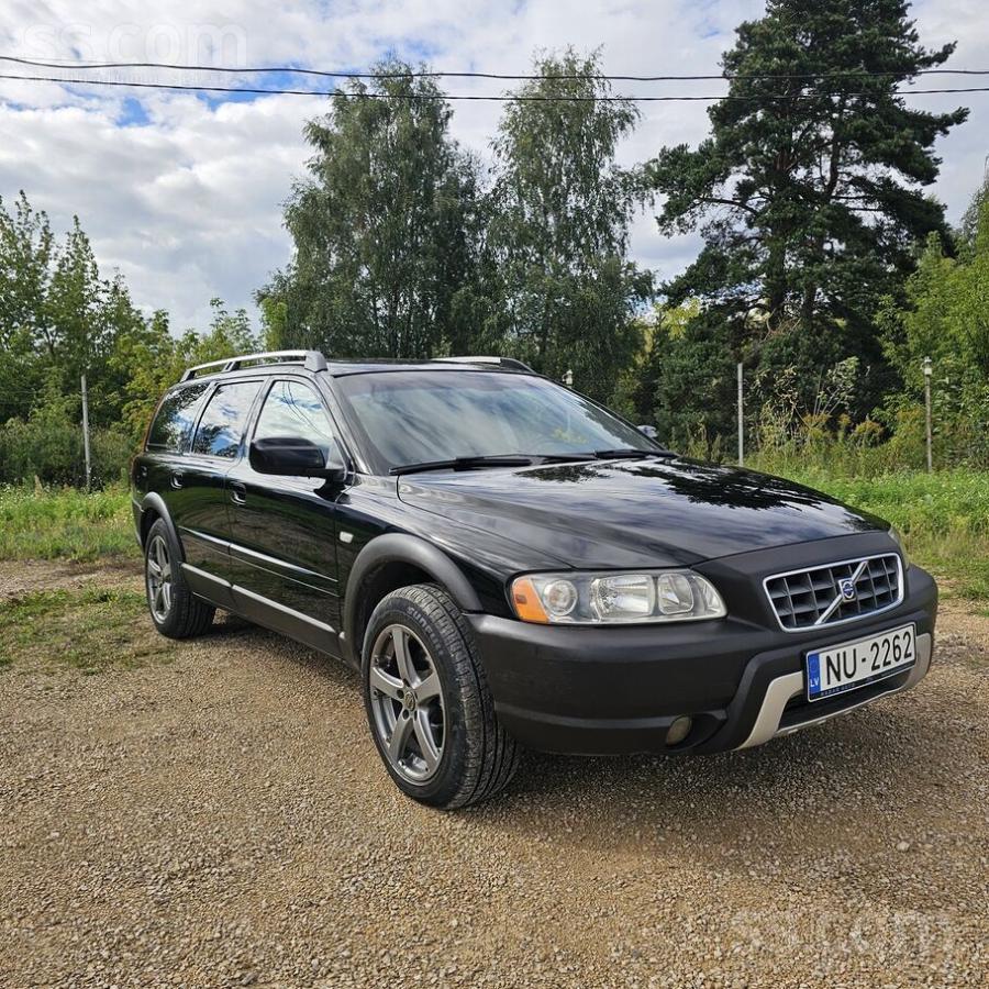 Черный Вольво ХС70 2006 в Рига, объемом двигателя 2.40 л и пробегом 305 тыс. км за 4290 €, фото 1 на AUTOMOTO.COM.LV