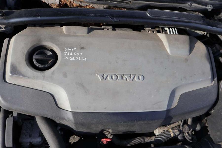 Black Volvo XC70 2006 in Vilnius, with an engine capacity of 2.40 L and mileage of 361 thousand km for 2000 €, photo 6 on AUTOMOTO.COM.LV