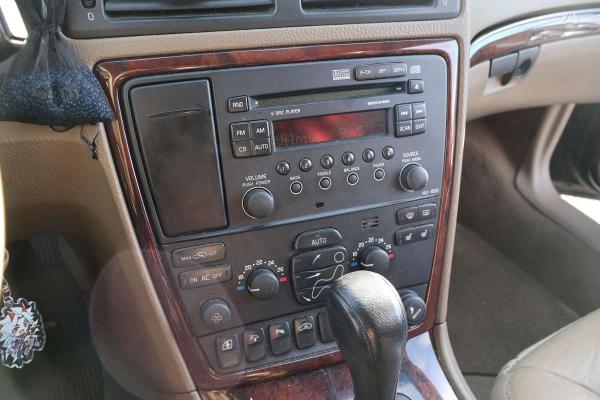 Melns Volvo XC70 2006 Viļņa, ar dzinēja tilpumu 2.40 L un nobraukumu 361 tūkst. km par 2000 €, foto 9 vietnē AUTOMOTO.COM.LV