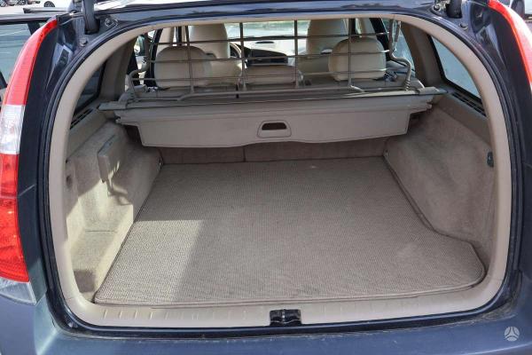 Melns Volvo XC70 2006 Viļņa, ar dzinēja tilpumu 2.40 L un nobraukumu 361 tūkst. km par 2000 €, foto 11 vietnē AUTOMOTO.COM.LV
