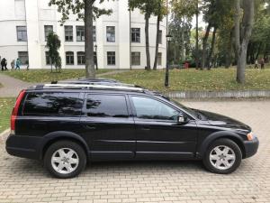 Melns Volvo XC70 2006 Rīga, ar dzinēja tilpumu 2.40 L un nobraukumu 403 tūkst. km par 3450 €, foto  vietnē AUTOMOTO.COM.LV