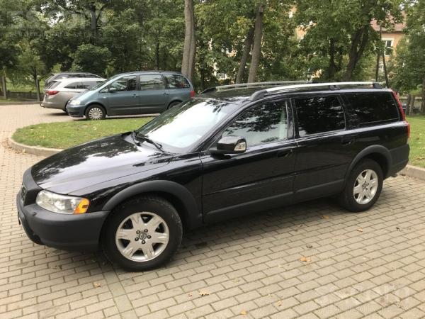 Melns Volvo XC70 2006 Rīga, ar dzinēja tilpumu 2.40 L un nobraukumu 403 tūkst. km par 3450 €, foto 3 vietnē AUTOMOTO.COM.LV