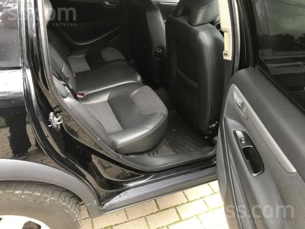 Melns Volvo XC70 2006 Rīga, ar dzinēja tilpumu 2.40 L un nobraukumu 403 tūkst. km par 3450 €, foto 8 vietnē AUTOMOTO.COM.LV