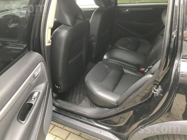 Melns Volvo XC70 2006 Rīga, ar dzinēja tilpumu 2.40 L un nobraukumu 403 tūkst. km par 3450 €, foto 9 vietnē AUTOMOTO.COM.LV