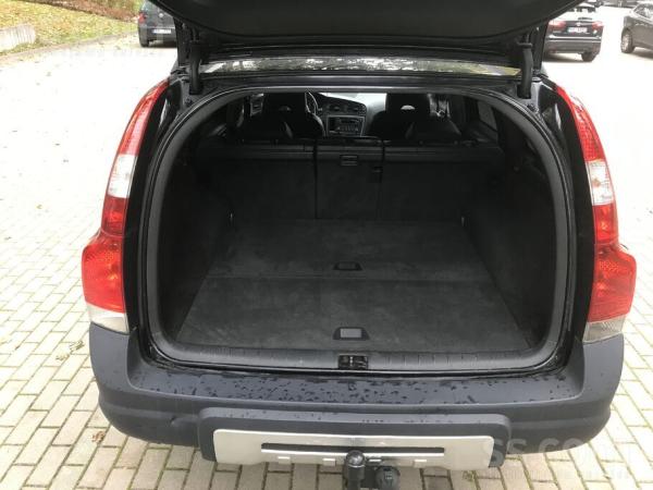 Melns Volvo XC70 2006 Rīga, ar dzinēja tilpumu 2.40 L un nobraukumu 403 tūkst. km par 3450 €, foto 10 vietnē AUTOMOTO.COM.LV