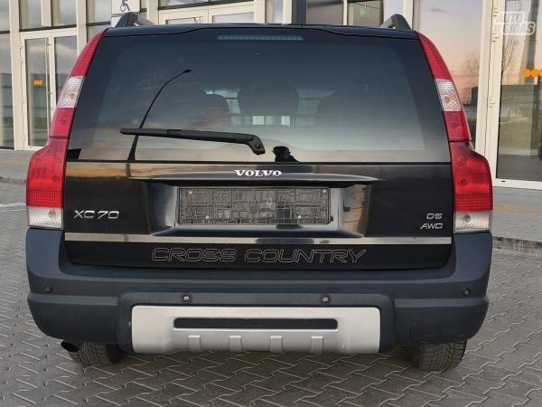 Black Volvo XC70 2006 in Vilnius, with an engine capacity of 2.40 L and mileage of 349 thousand km for 4200 €, photo 6 on AUTOMOTO.COM.LV