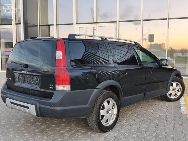 Black Volvo XC70 2006 in Vilnius, with an engine capacity of 2.40 L and mileage of 349 thousand km for 4200 €, photo 7 on AUTOMOTO.COM.LV