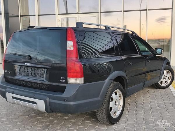 Black Volvo XC70 2006 in Vilnius, with an engine capacity of 2.40 L and mileage of 349 thousand km for 4200 €, photo 8 on AUTOMOTO.COM.LV