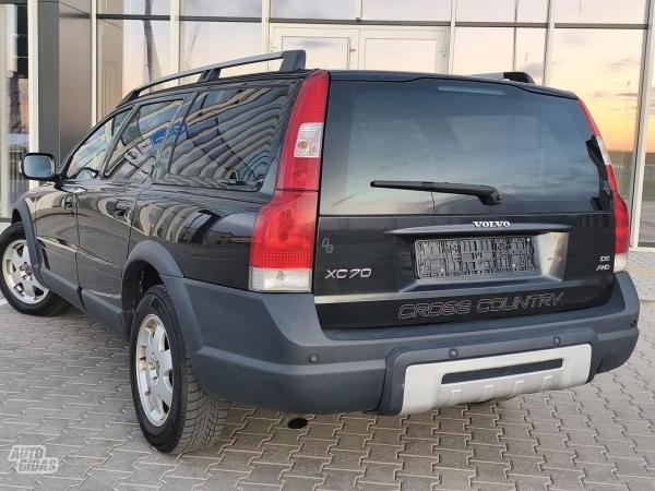 Black Volvo XC70 2006 in Vilnius, with an engine capacity of 2.40 L and mileage of 349 thousand km for 4200 €, photo 9 on AUTOMOTO.COM.LV