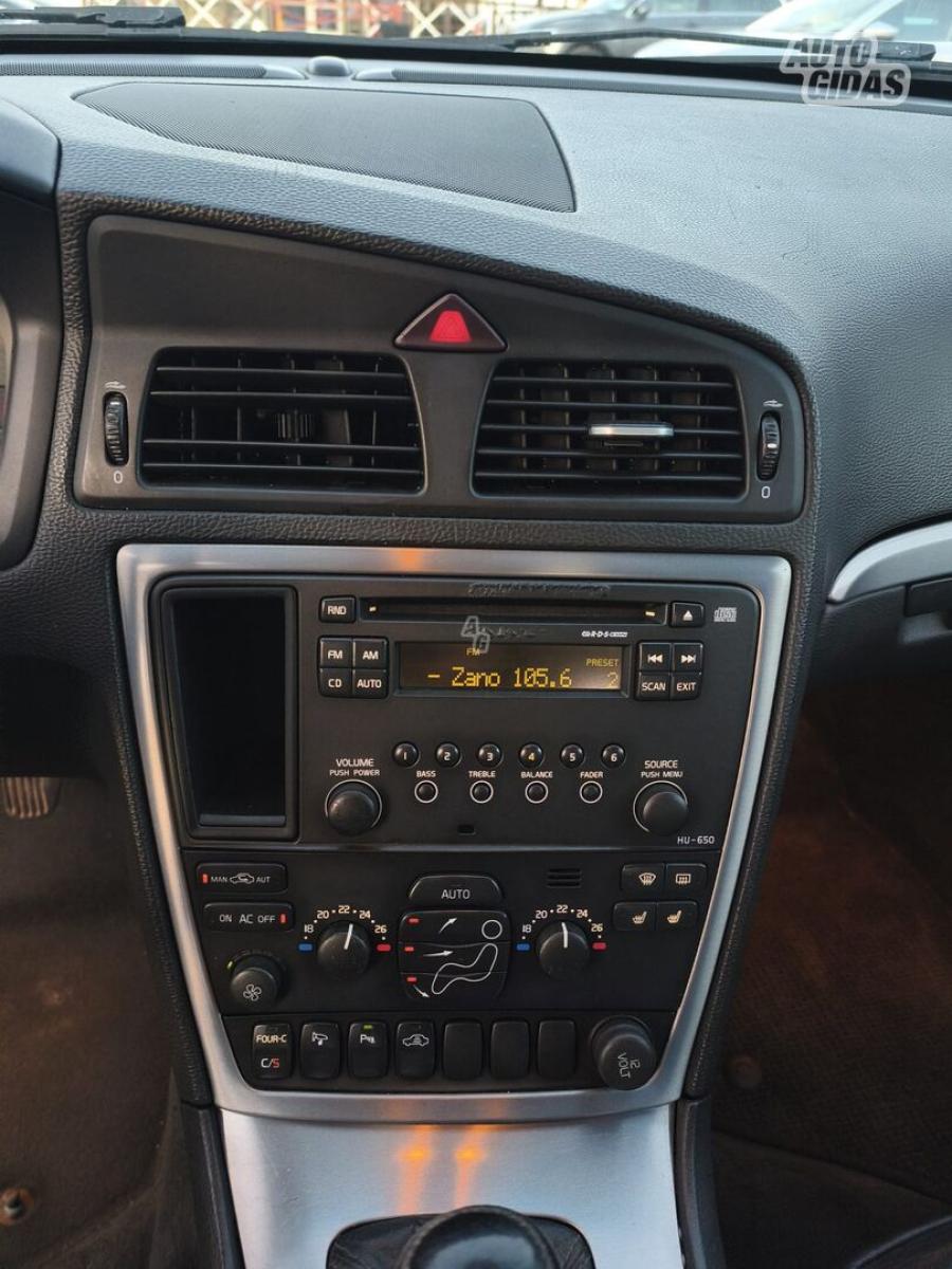 Black Volvo XC70 2006 in Vilnius, with an engine capacity of 2.40 L and mileage of 349 thousand km for 4200 €, photo 18 on AUTOMOTO.COM.LV