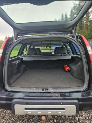 Black Volvo XC70 2006 in Riga, with an engine capacity of 2.40 L and mileage of 601 thousand km for 1550 €, photo 6 on AUTOMOTO.COM.LV