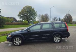 Black Volvo XC70 2006 in Riga, with an engine capacity of 2.40 L and mileage of 601 thousand km for 1550 €, photo 3 on AUTOMOTO.COM.LV