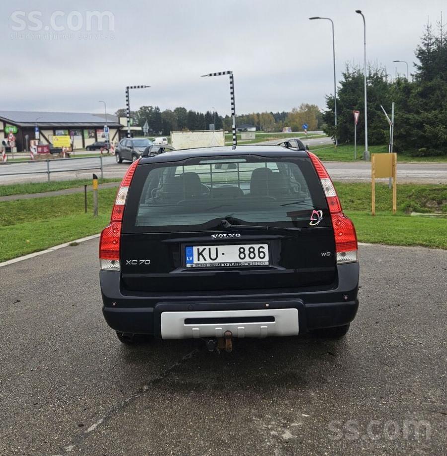 Black Volvo XC70 2006 in Riga, with an engine capacity of 2.40 L and mileage of 601 thousand km for 1550 €, photo 4 on AUTOMOTO.COM.LV