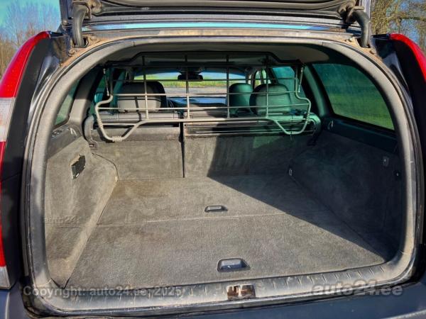 Melns Volvo XC70 2007 Tallina, ar dzinēja tilpumu 2.40 L un nobraukumu 472 tūkst. km par 3200 €, foto 11 vietnē AUTOMOTO.COM.LV