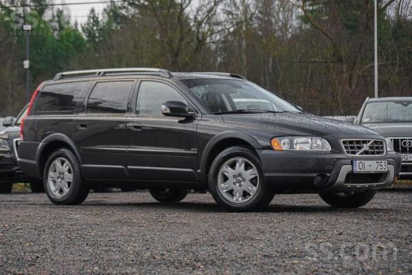 Black Volvo XC70 2007 in Riga, with an engine capacity of 2.40 L and mileage of 550 thousand km for 3390 €, photo 2 on AUTOMOTO.COM.LV