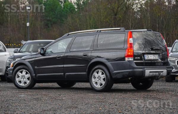 Black Volvo XC70 2007 in Riga, with an engine capacity of 2.40 L and mileage of 550 thousand km for 3390 €, photo 3 on AUTOMOTO.COM.LV
