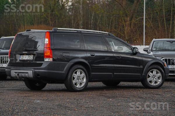 Black Volvo XC70 2007 in Riga, with an engine capacity of 2.40 L and mileage of 550 thousand km for 3390 €, photo 4 on AUTOMOTO.COM.LV