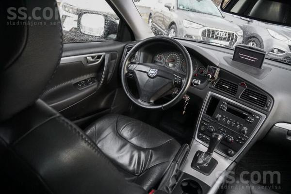 Black Volvo XC70 2007 in Riga, with an engine capacity of 2.40 L and mileage of 550 thousand km for 3390 €, photo 7 on AUTOMOTO.COM.LV