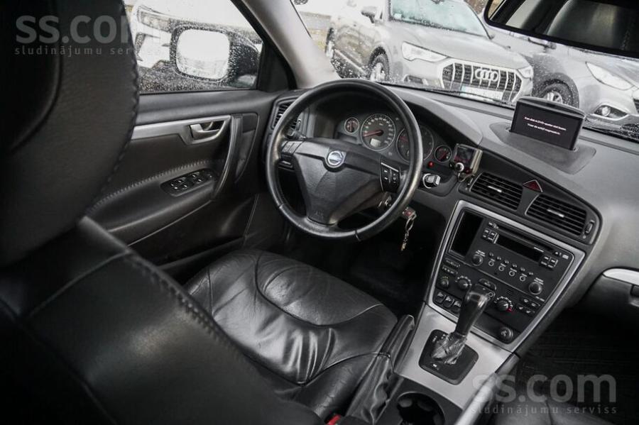Melns Volvo XC70 2007 Rīga, ar dzinēja tilpumu 2.40 L un nobraukumu 550 tūkst. km par 3390 €, foto 7 vietnē AUTOMOTO.COM.LV