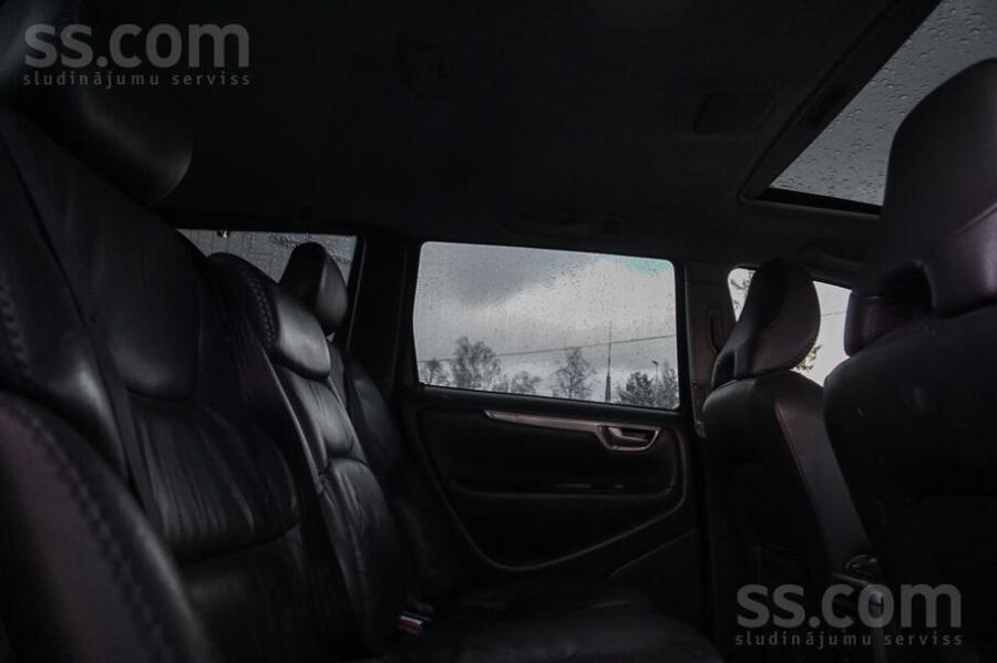 Melns Volvo XC70 2007 Rīga, ar dzinēja tilpumu 2.40 L un nobraukumu 550 tūkst. km par 3390 €, foto 18 vietnē AUTOMOTO.COM.LV