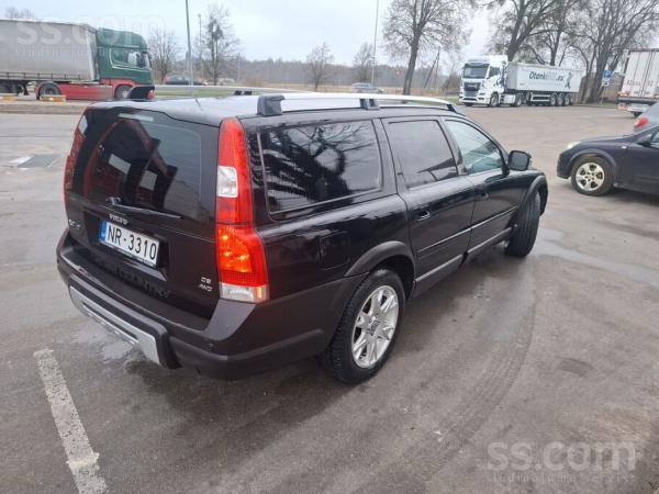 Black Volvo XC70 2007 in Saldus, with an engine capacity of 2.40 L and mileage of 400 thousand km for 3000 €, photo 3 on AUTOMOTO.COM.LV