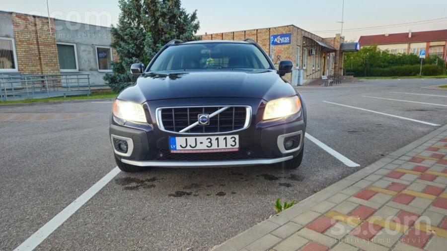 Black Volvo XC70 2007 in Riga, with an engine capacity of 2.40 L and mileage of 290 thousand km for 6700 €, photo 18 on AUTOMOTO.COM.LV