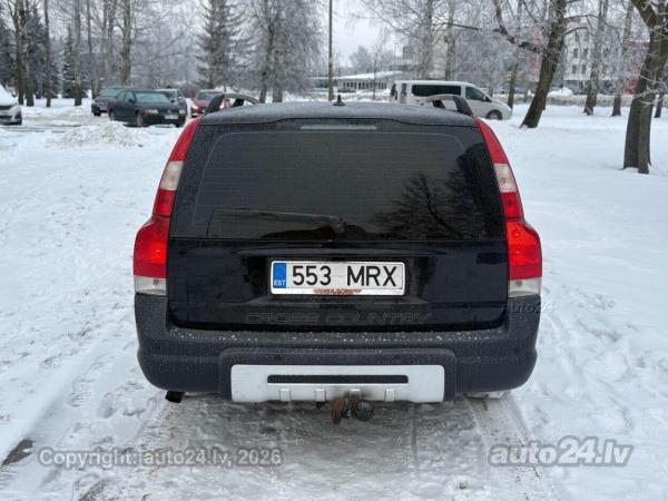 Melns Volvo XC70 2007 Tallina, ar dzinēja tilpumu 2.40 L un nobraukumu 340 tūkst. km par 3999 €, foto 6 vietnē AUTOMOTO.COM.LV