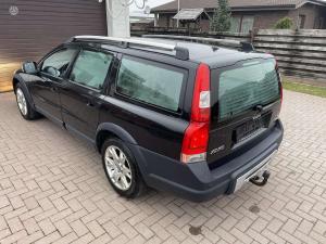 Black Volvo XC70 2007 in Mazeikiai, with an engine capacity of 2.40 L and mileage of 350 thousand km for 2699 €, photo 2 on AUTOMOTO.COM.LV
