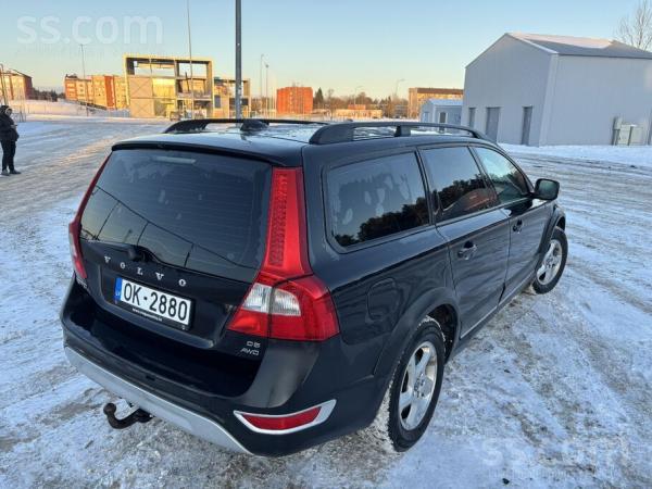 Black Volvo XC70 2007 in Valmiera, with an engine capacity of 2.40 L and mileage of 420 thousand km for 3350 €, photo 7 on AUTOMOTO.COM.LV
