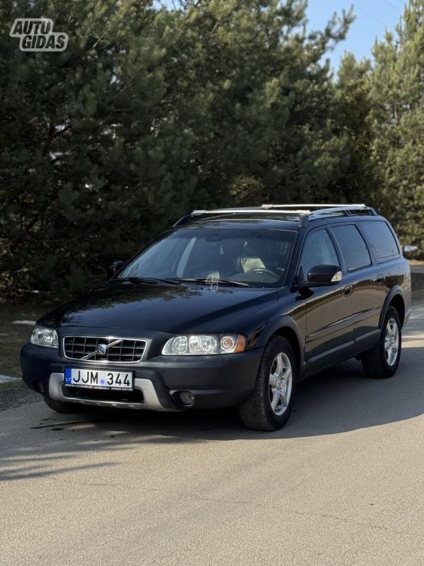 Black Volvo XC70 2007 in Salcininkai, with an engine capacity of 2.40 L and mileage of 339 thousand km for 2200 €, photo 3 on AUTOMOTO.COM.LV