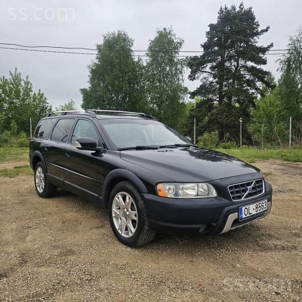 Black Volvo XC70 2007 in Riga, with an engine capacity of 2.40 L and mileage of 307 thousand km for 4450 €, photo 1 on AUTOMOTO.COM.LV