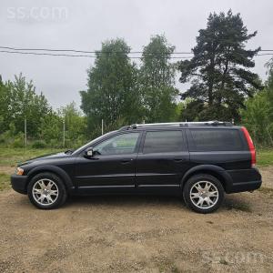 Black Volvo XC70 2007 in Riga, with an engine capacity of 2.40 L and mileage of 307 thousand km for 4450 €, photo 9 on AUTOMOTO.COM.LV