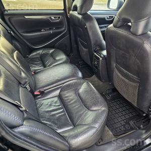 Black Volvo XC70 2007 in Riga, with an engine capacity of 2.40 L and mileage of 307 thousand km for 4450 €, photo 13 on AUTOMOTO.COM.LV