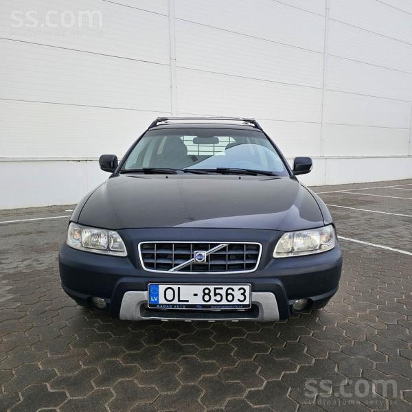 Black Volvo XC70 2007 in Riga, with an engine capacity of 2.40 L and mileage of 307 thousand km for 3870 €, photo 2 on AUTOMOTO.COM.LV
