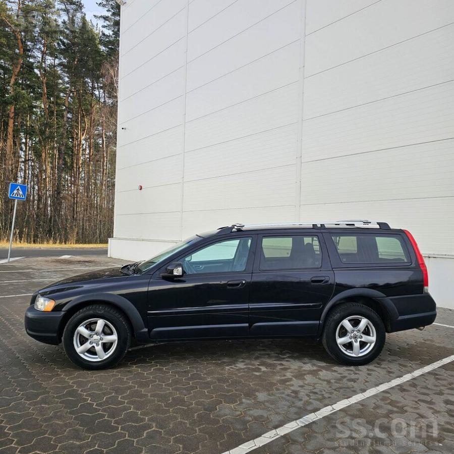 Melns Volvo XC70 2007 Rīga, ar dzinēja tilpumu 2.40 L un nobraukumu 307 tūkst. km par 3870 €, foto 5 vietnē AUTOMOTO.COM.LV