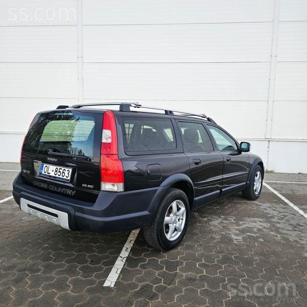 Black Volvo XC70 2007 in Riga, with an engine capacity of 2.40 L and mileage of 307 thousand km for 3870 €, photo 5 on AUTOMOTO.COM.LV