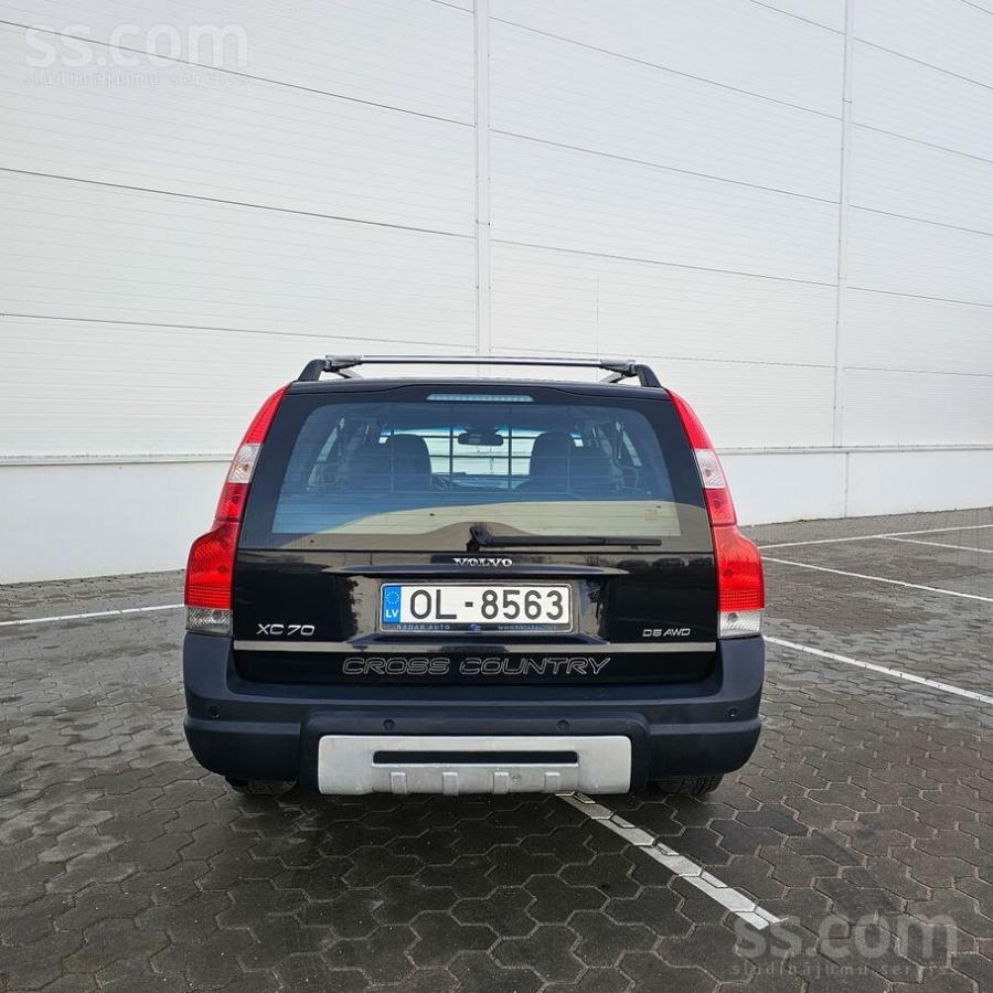 Melns Volvo XC70 2007 Rīga, ar dzinēja tilpumu 2.40 L un nobraukumu 307 tūkst. km par 3870 €, foto 7 vietnē AUTOMOTO.COM.LV
