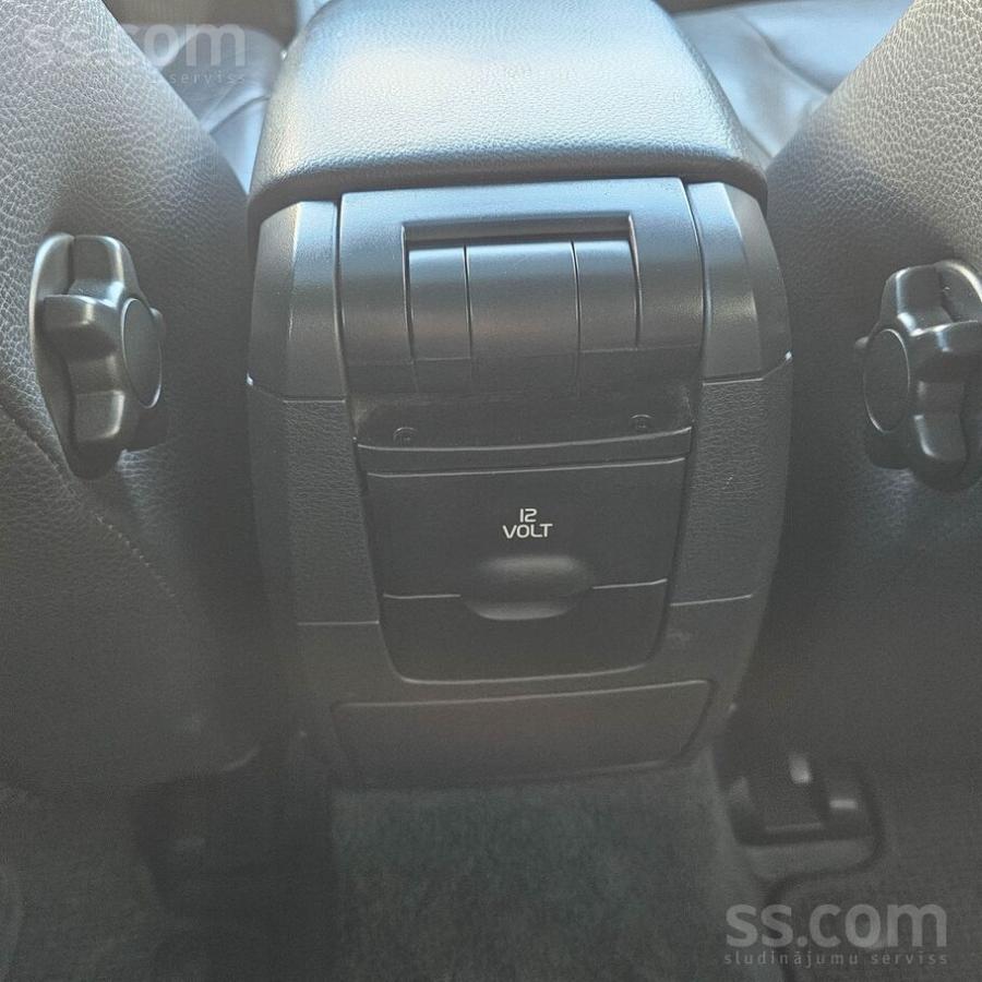 Melns Volvo XC70 2007 Rīga, ar dzinēja tilpumu 2.40 L un nobraukumu 307 tūkst. km par 3870 €, foto 12 vietnē AUTOMOTO.COM.LV