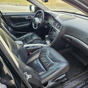 Melns Volvo XC70 2007 Rīga, ar dzinēja tilpumu 2.40 L un nobraukumu 307 tūkst. km par 3870 €, foto 13 vietnē AUTOMOTO.COM.LV