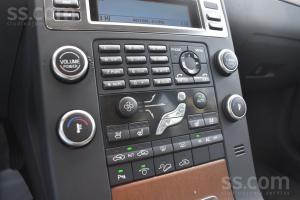 Black Volvo XC70 2007 in Kuldiga, with an engine capacity of 2.40 L and mileage of 0 thousand km for 7350 €, photo 11 on AUTOMOTO.COM.LV