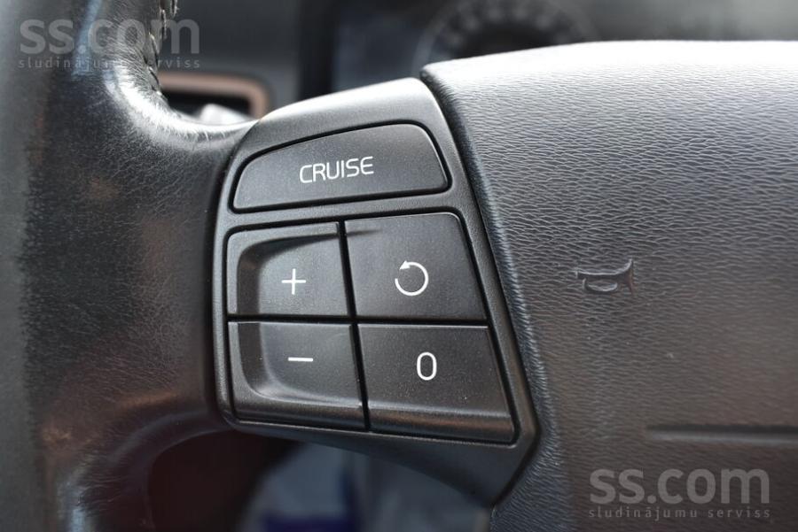 Black Volvo XC70 2007 in Kuldiga, with an engine capacity of 2.40 L and mileage of 0 thousand km for 7350 €, photo 17 on AUTOMOTO.COM.LV