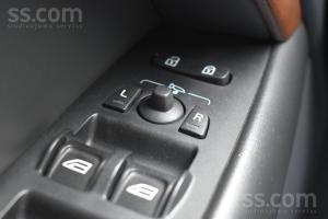 Black Volvo XC70 2007 in Kuldiga, with an engine capacity of 2.40 L and mileage of 0 thousand km for 7350 €, photo 19 on AUTOMOTO.COM.LV