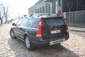 Black Volvo XC70 2007 in Riga, with an engine capacity of 2.40 L and mileage of 361 thousand km for 5450 €, photo 3 on AUTOMOTO.COM.LV
