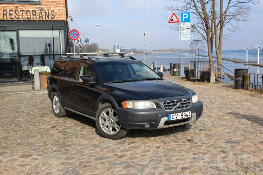 Black Volvo XC70 2007 in Riga, with an engine capacity of 2.40 L and mileage of 361 thousand km for 5450 €, photo 5 on AUTOMOTO.COM.LV