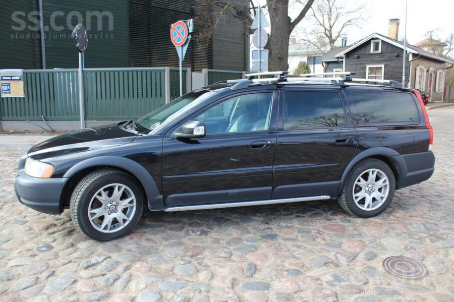Black Volvo XC70 2007 in Riga, with an engine capacity of 2.40 L and mileage of 361 thousand km for 5450 €, photo 9 on AUTOMOTO.COM.LV