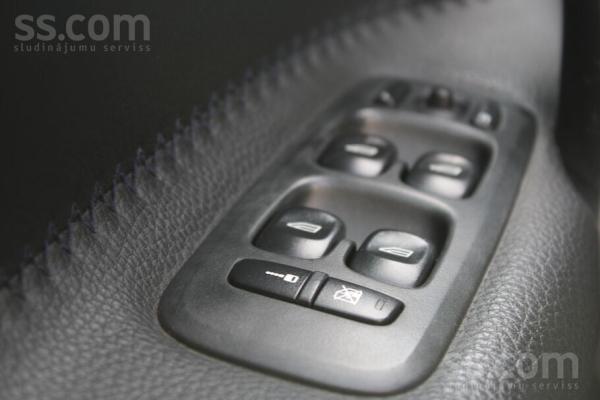 Черный Вольво ХС70 2007 в Рига, объемом двигателя 2.40 л и пробегом 361 тыс. км за 5450 €, фото 10 на AUTOMOTO.COM.LV