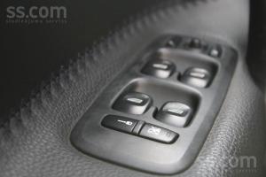 Black Volvo XC70 2007 in Riga, with an engine capacity of 2.40 L and mileage of 361 thousand km for 5450 €, photo 11 on AUTOMOTO.COM.LV