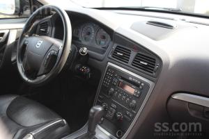 Black Volvo XC70 2007 in Riga, with an engine capacity of 2.40 L and mileage of 361 thousand km for 5450 €, photo 15 on AUTOMOTO.COM.LV