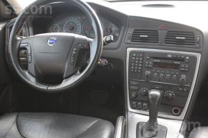 Black Volvo XC70 2007 in Riga, with an engine capacity of 2.40 L and mileage of 361 thousand km for 5450 €, photo 16 on AUTOMOTO.COM.LV